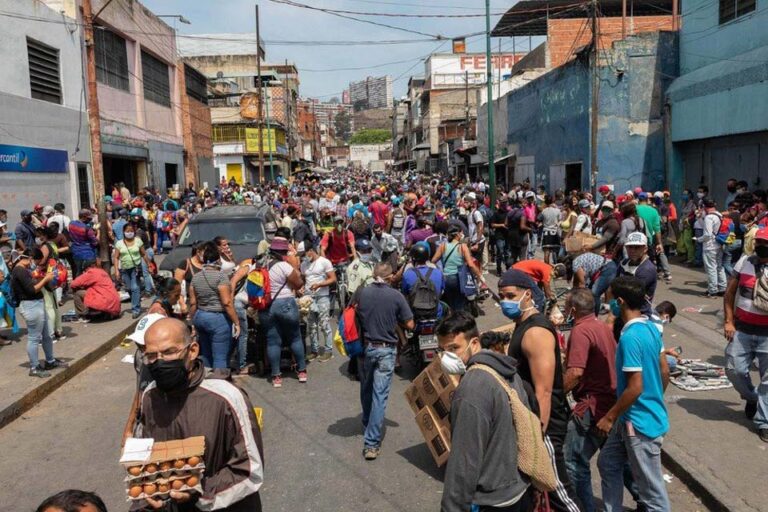 ¿Qué es una tensión social y cómo afecta a la convivencia en la sociedad?